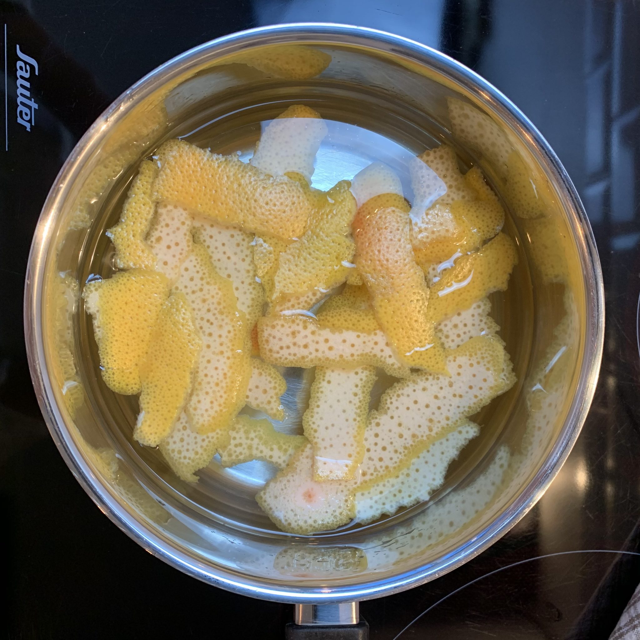 Entremet St Valentin - Pamplemousse Litchi et pointe de rose – Confiotes